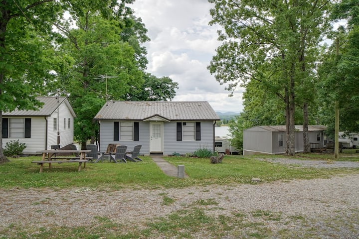 Lakefront Cabin In Dandridge W/ Fire Pit & Grill! - Dandridge, TN