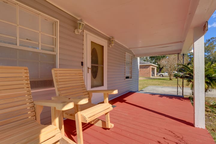 Stunning Gulfport Getaway ~ 1 Mi To The Beach - Gulfport, MS