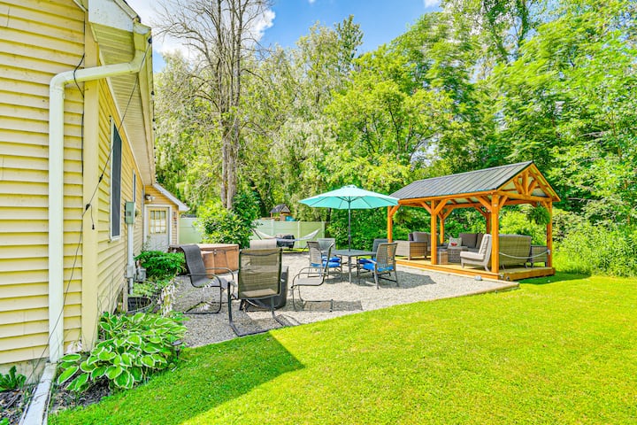 Walk To Owasco Lake: Auburn Home W/ Hot Tub - Owasco Lake, NY