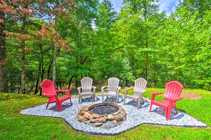 Cozy Riverside Dahlonega Home W/ Kayaks + Fire Pit - Dahlonega, GA