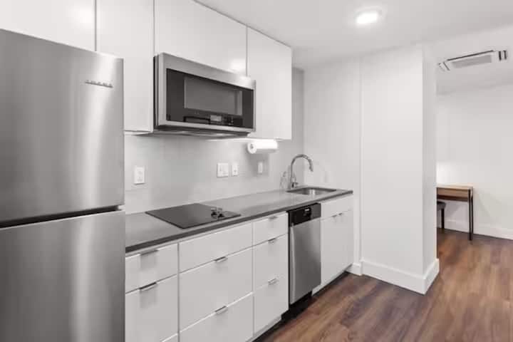 Steps From Kc Streetcar - The Jazz - Kansas City