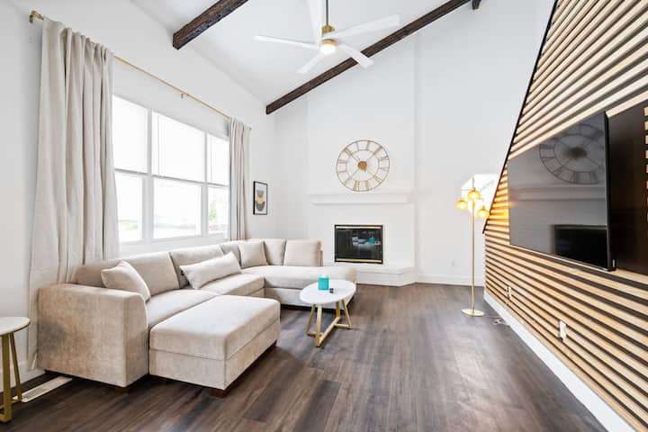 Nookside Grand Estate For 8 - Hamilton, OH