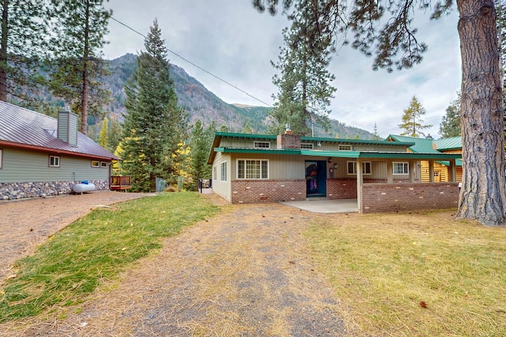 Riverbend: Your Tranquil Oasis On The River - Joseph, OR