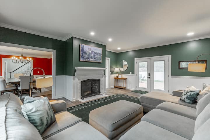 Hilltop Hideaway: 4bd Mtn View In Chattanooga - Signal Mountain, TN