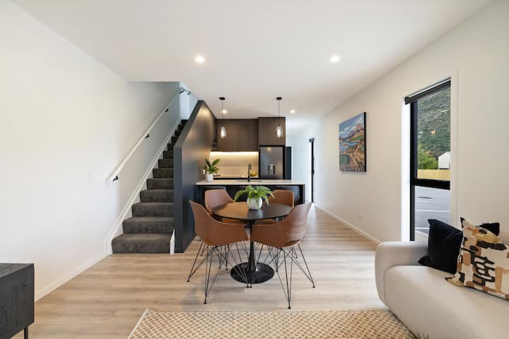 Dart Retreat, Queenstown - With Parking - Queenstown, New Zealand