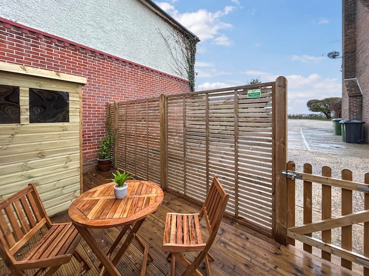 Rookery Farm Holiday Cottage - Bognor Regis