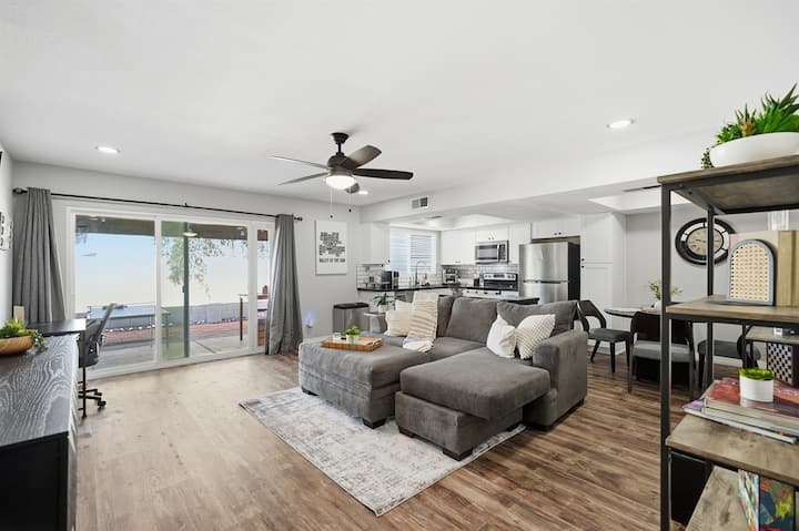 Central, Pool Access, Pet-friendly ~Tempe Townhome - Tempe, AZ