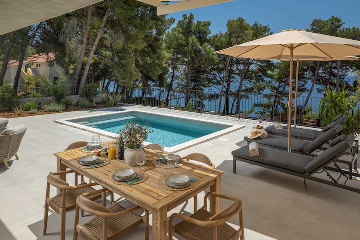 Villa Elarion With Pool - Stari Grad