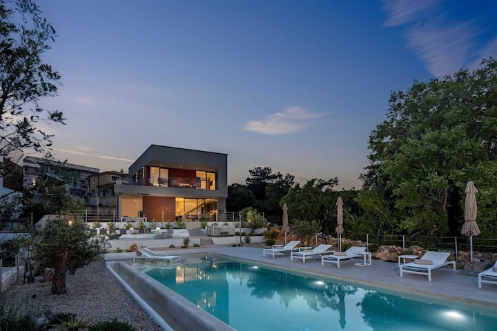 Luxury Villa Vaelia With Pool - Punat