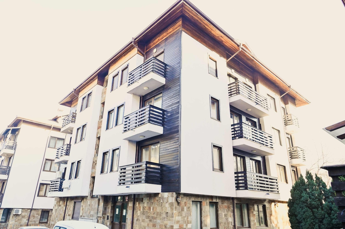 Comfortable 2-Bedroom Apartment Near the Ski Lift - Apartments for Rent ...