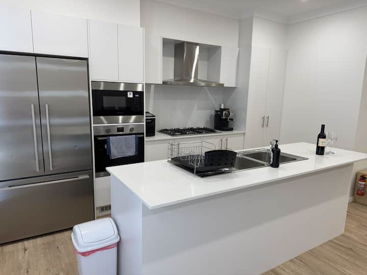 Family Home For 12 | New Build | Staymint Mp - 卡姆登