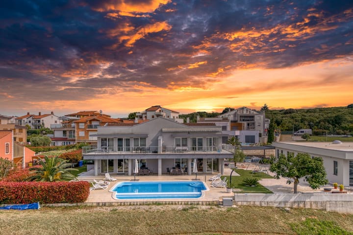 Elegant Panoramic Seaview Apartment 1 - Banjole