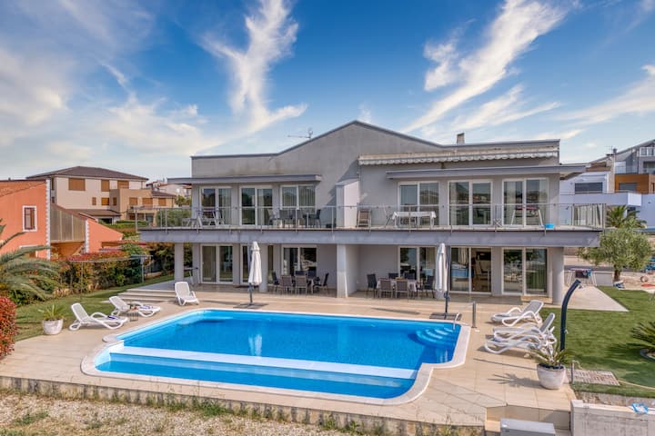 Elegant Panoramic Seaview Apartment 2 - Banjole