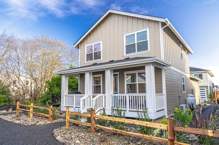 Sandpiper's Nest - Oyhut Bay Seaside Resort - Ocean Shores, WA