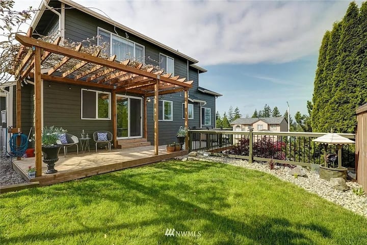 Pool Table • Fireplace • Bbq • Patio Garden - Marysville, WA