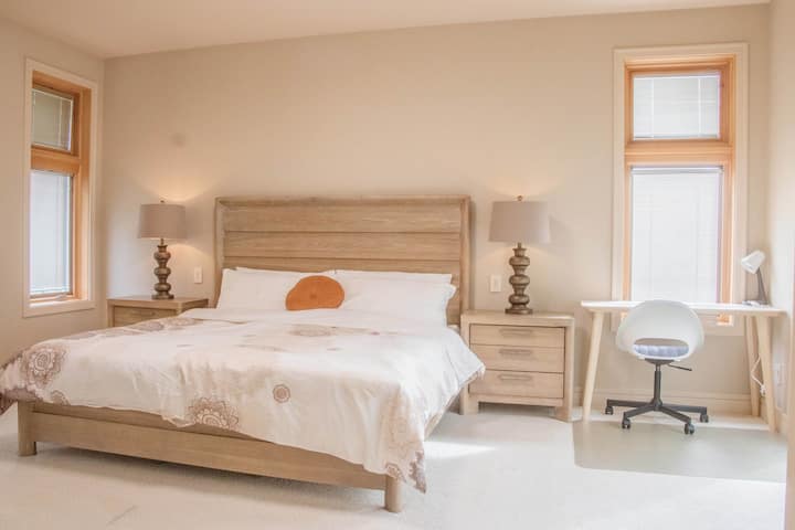 Comfortable 1br Suite Near Attractions Sleep 2 - Saanich