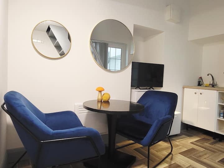 Loft Style-1br-walkinshower-wifi-central Cork - Cork