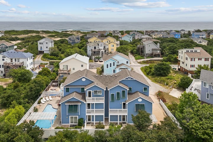 Large Corolla Escape | Sleeps 30, Pool & Beach - Duck, NC