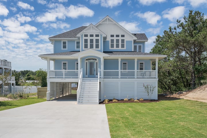Kitty Hawk Escape W/ Pool & Hot Tub - Kitty Hawk, NC