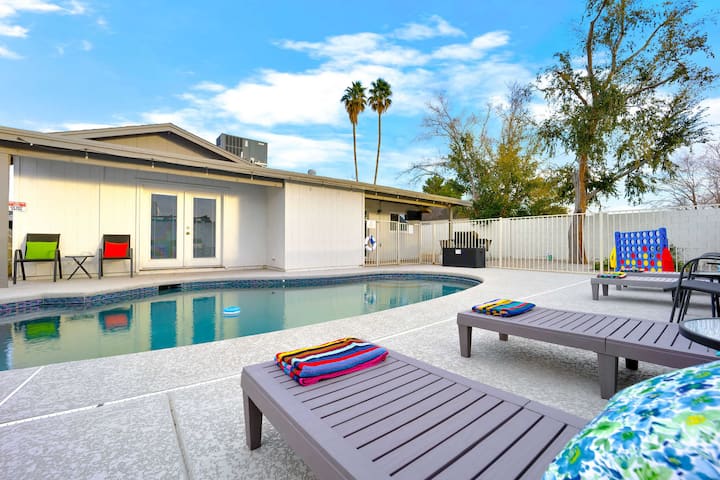 Private Pool For Groups Near Westgate & Stadium - Glendale, AZ
