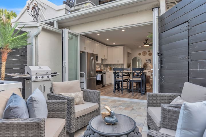 La Barra #101.5 - Quick Walk To The Beach - St. Pete Beach, FL