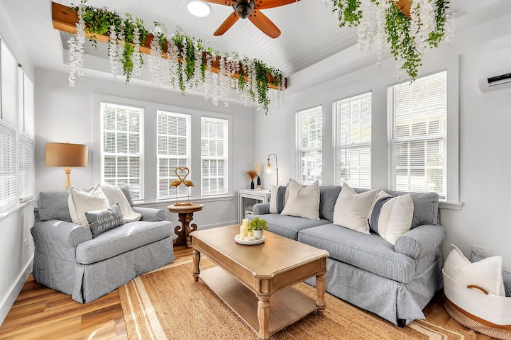 La Barra #103 - Walk To Beach/restaurants - St. Petersburg, FL