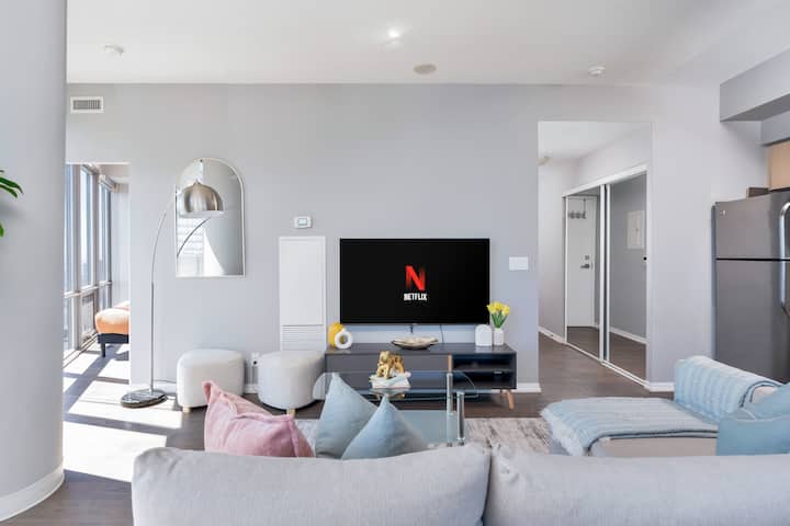 Lux Sub-penthouse Panoramic City Views Parking - Toronto