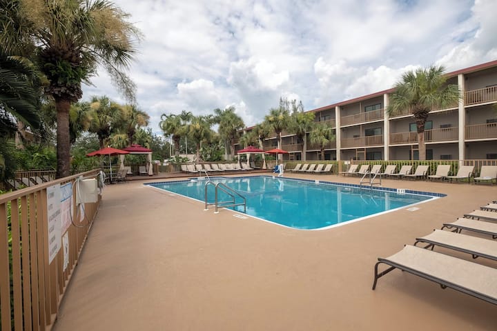 2 Peaceful Suites By Gulf Beaches And Garden - Naples, FL