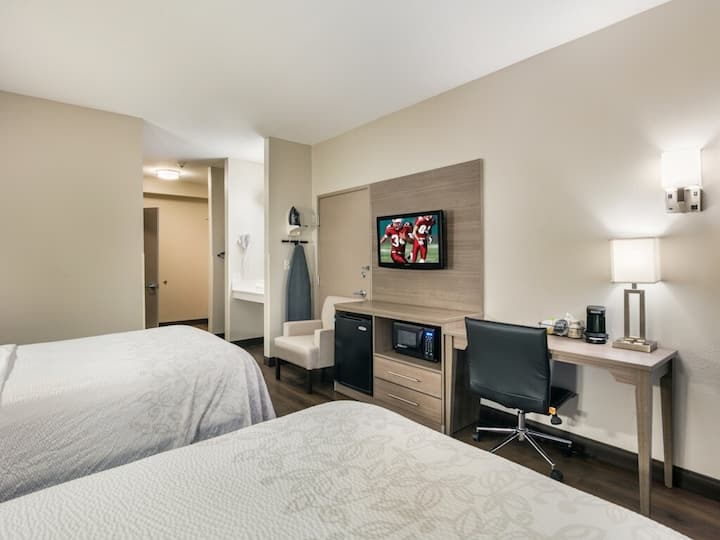 Stylish Room W/ Free Parking Close To Restaurants - Revere, MA