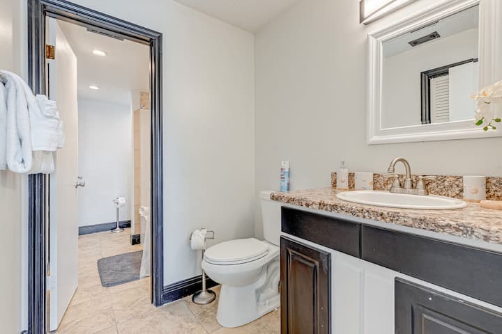 Dog-friendly Duplex, Fenced Yard, Outdoor Living - 멜버른