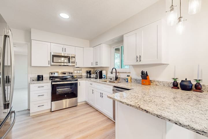 3br Snowbird-friendly Home With Enclosed Yard, W/d - Palm Bay