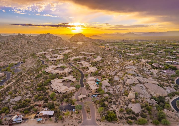 New Listing Promo! Luxury Villa • Pool, Troon Golf - Carefree, AZ