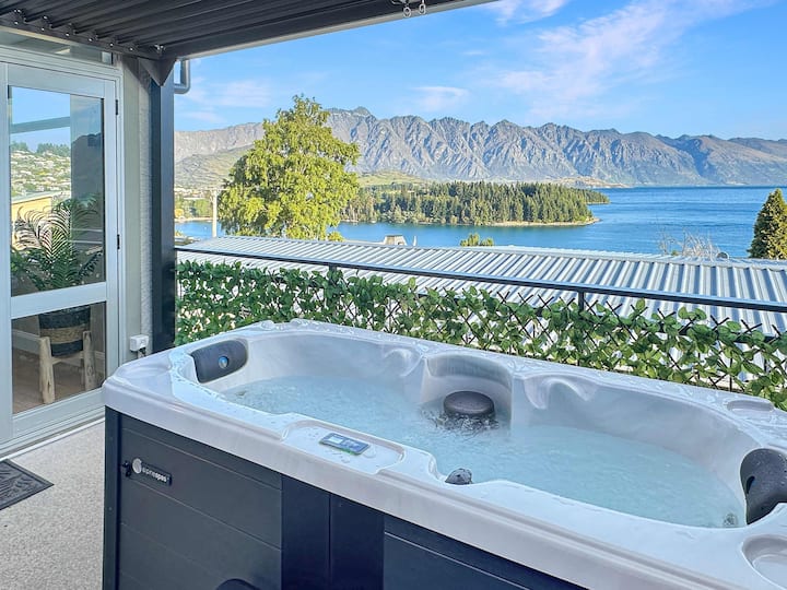 Chic Central Queenstown Retreat- Newly Renovated - Queenstown