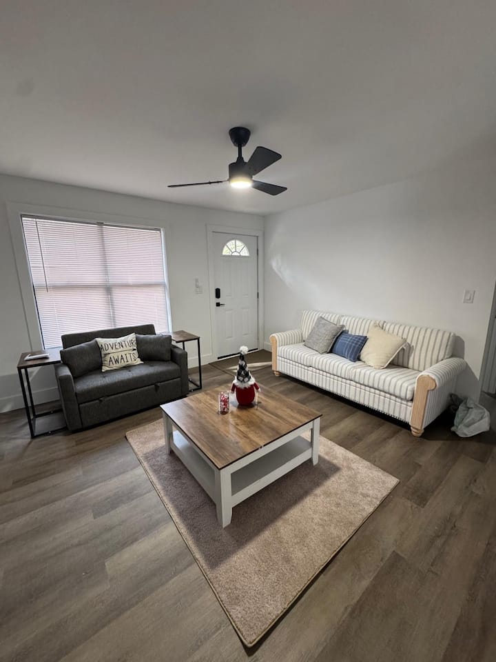 Minutes From Unc | 15 Min To Duke | Private Deck - Carrboro, NC