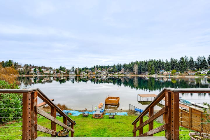 3 Mi To Puget Sound: Lakefront Gem W/ Patio! - Steilacoom, WA