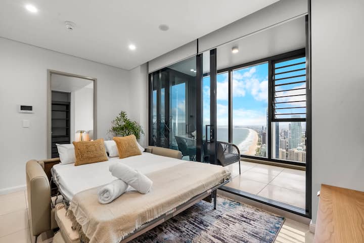 New Beachfront 3br 180° Ocean View (Pool/parking) - Surfers Paradise