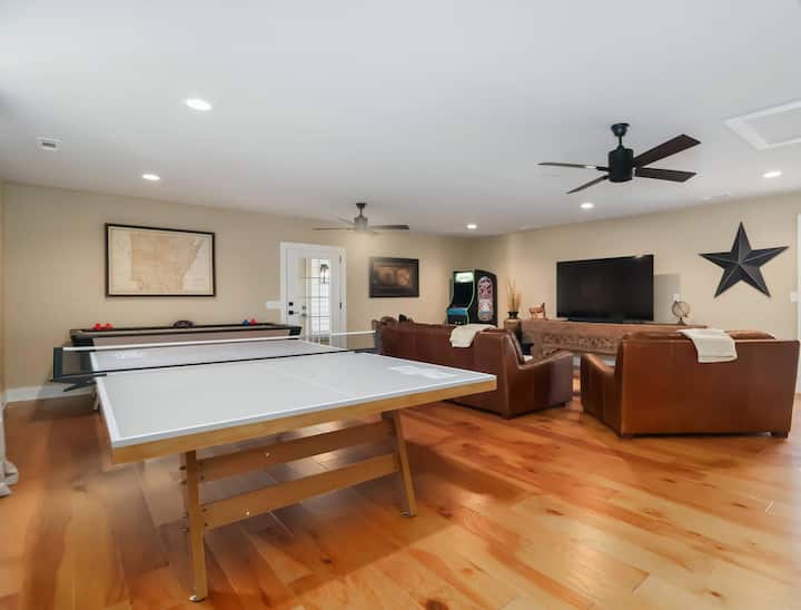 Ranch Retreat - Playroom - Arcade - Fayetteville, AR