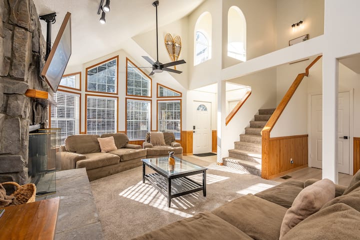 Sunrise Chalet, New Spa, Hiking/golf - Big Bear Lake, CA