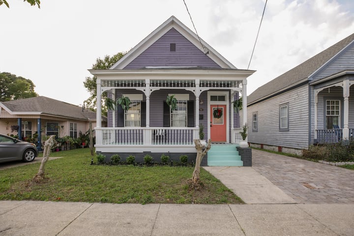 The Violet Pine - Pet Friendly Pensacola Retreat - Pensacola, FL