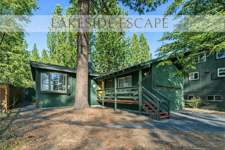 Walk-to-lake Scenic Tahoe Home W/ Private Hot Tub! - 사우스 레이크 타호