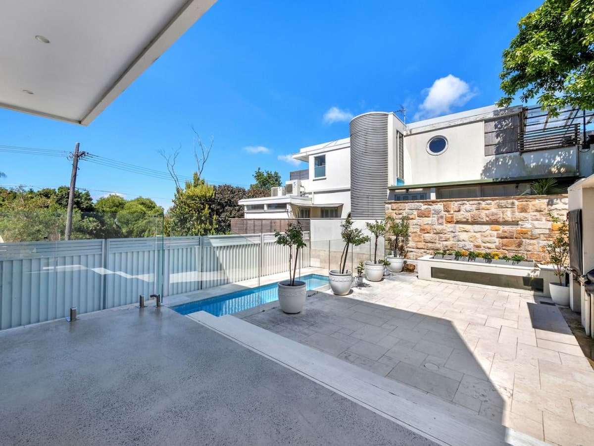 Élégant Bronte Entertainer avec piscine et théâtre - Maisons à louer à ...
