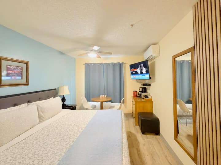 Cozy Studio-gym/ac/parking - Canada