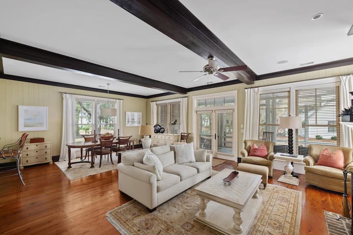 Walk To Wilson Village + Carriage House Included - Bluffton, SC