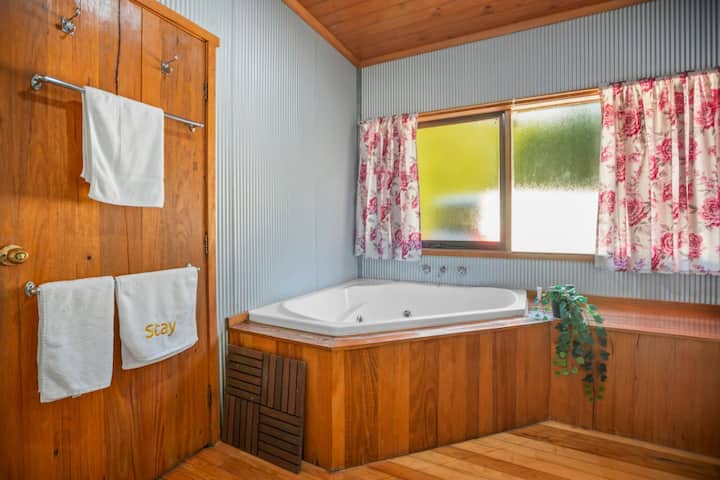 Stayau·conifer Cottage· Lakeside Sanctuary Retreat - Healesville