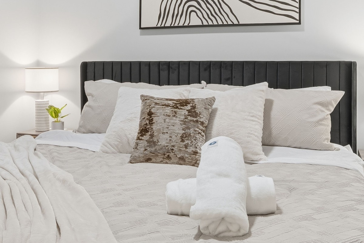 Appartement chic de 2 chambres à Edgewater : confort moderne ...