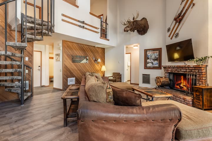 Walk To Ski Condo Near Slopes W/ Pool & Spa 624 - Mammoth Lakes, CA