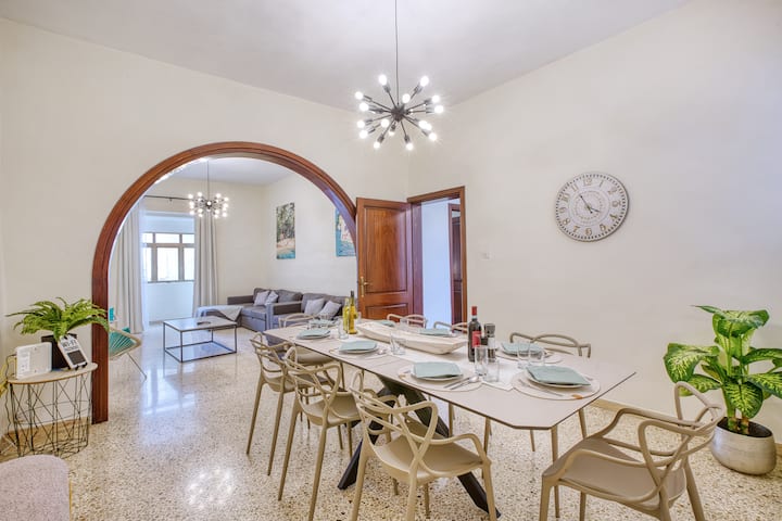 Traditional, Large 3 Bedroom House With Yard Jbar1 - Malta