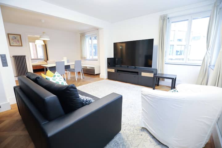 Spacious City Apartment | Sihlcity | Free Parking - Zurich, Switzerland