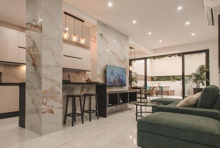 Luxury Apartment Moments From The Promenade - Malta