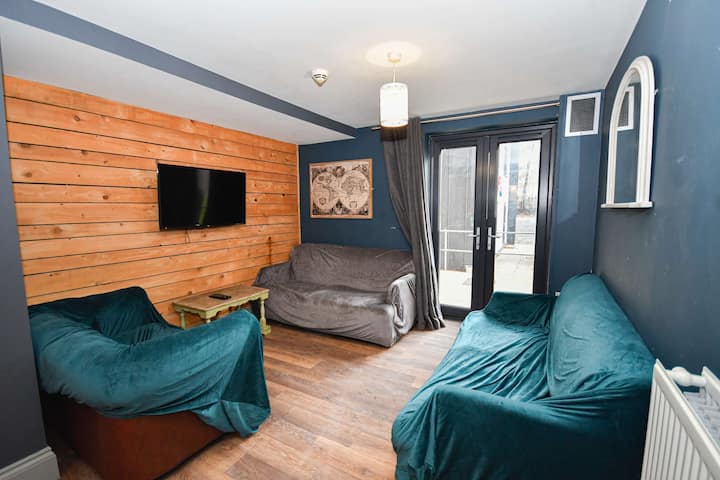 Spacious 7 Bedroom Budget Apartment In Headingley - Leeds
